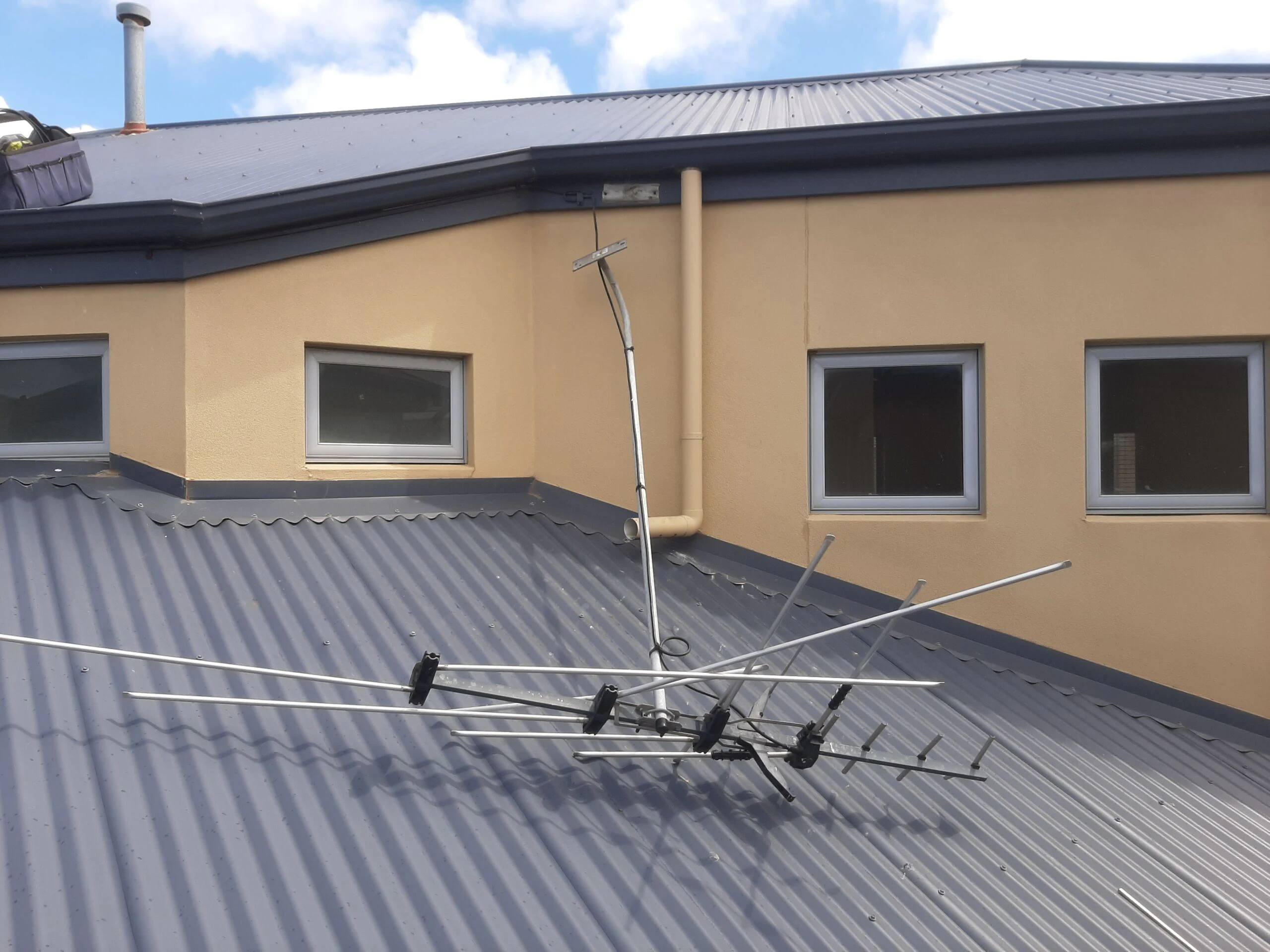 Replacing Damaged Antennas in West Lakes | Mr Antenna