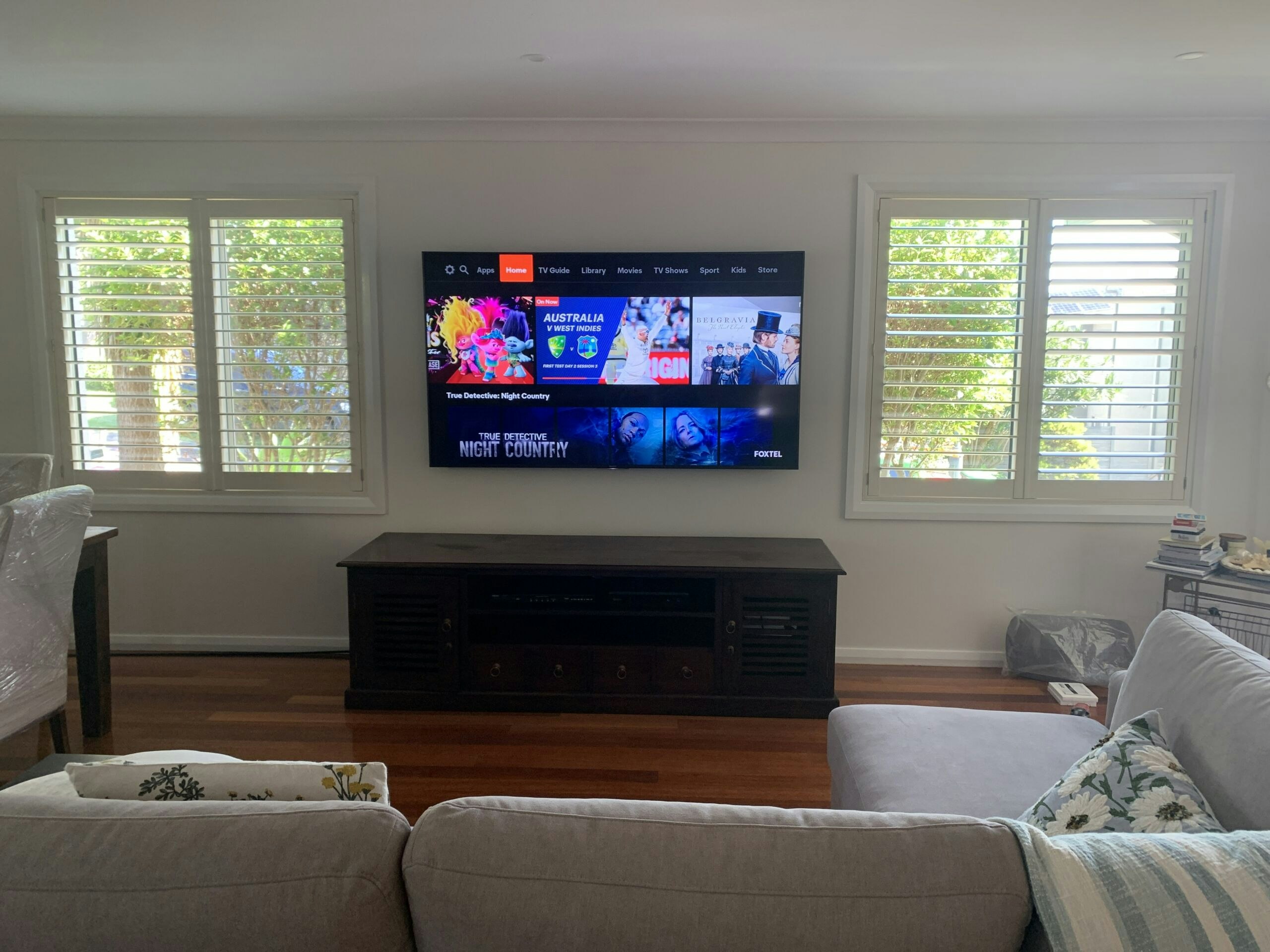 Choosing Between Swivel and Fixed TV Mounts | Mr Antenna