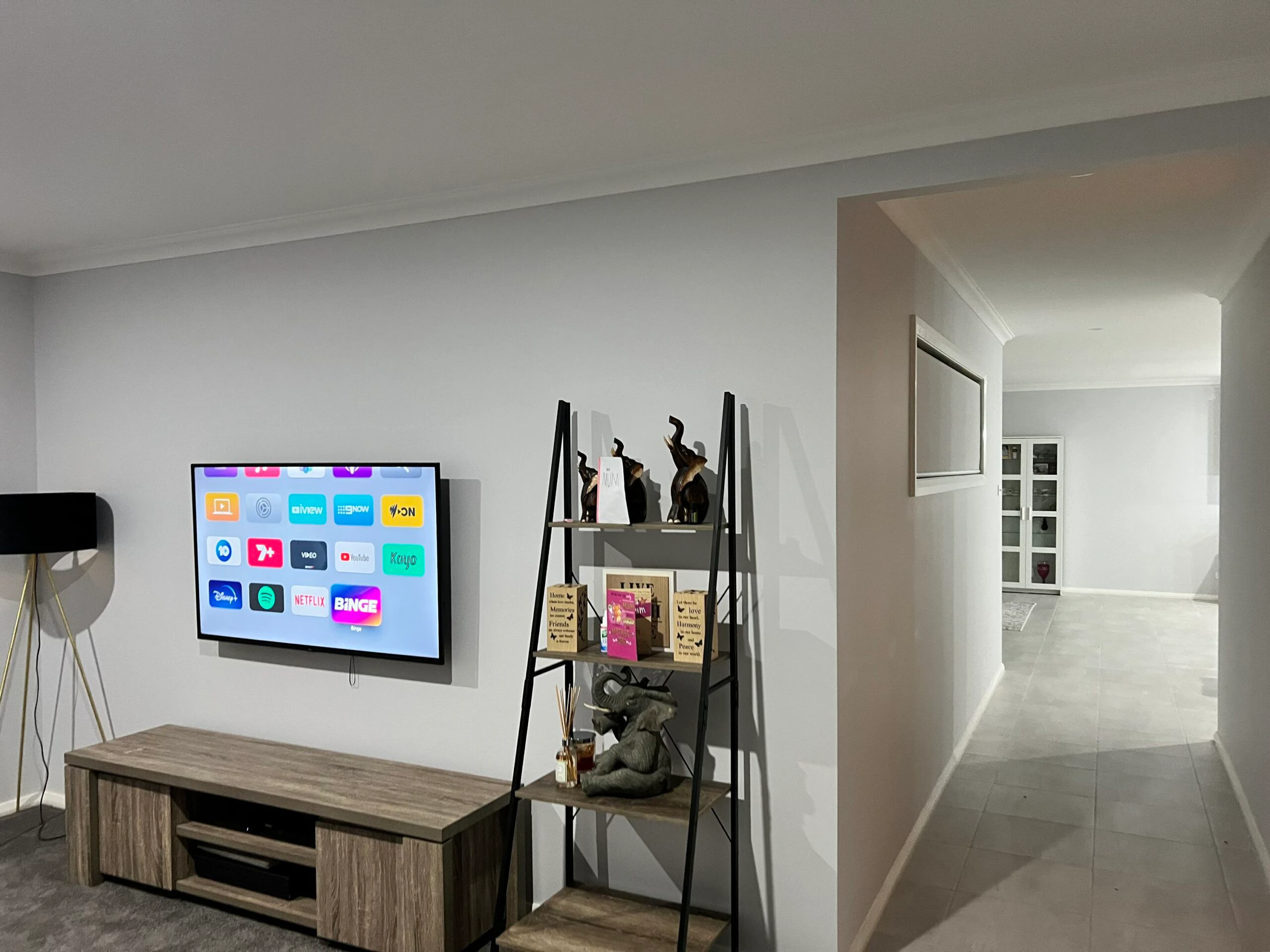 Perfect TV Wall Mounting for a Perfect Home in Georges Hall | Mr Antenna